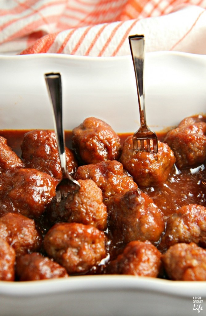 Easy party appetizer Sweet Sriracha Meatballs - A Dish of Daily Life